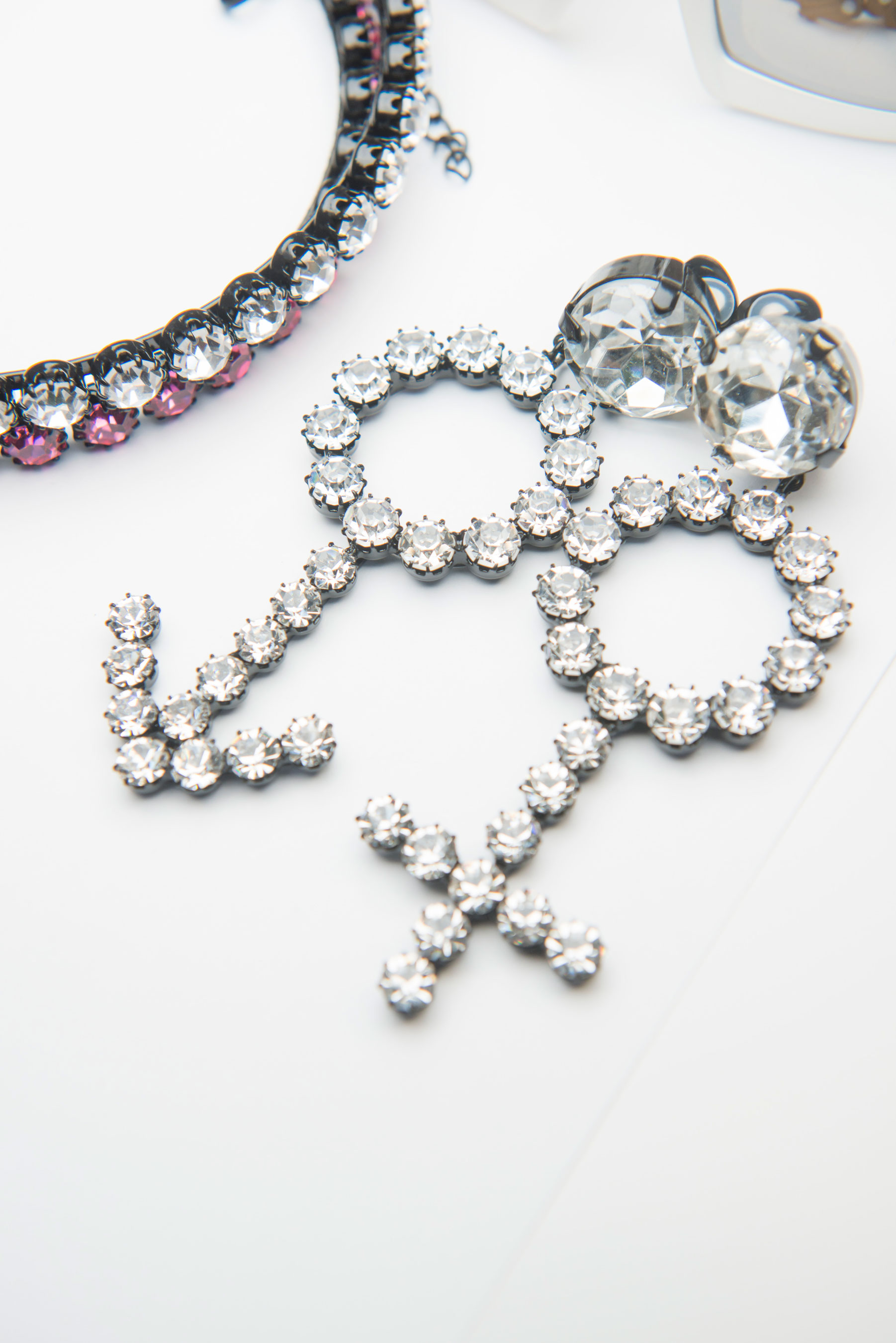 Ashley Williams Spring/Summer 2017 hairslides | Ashley williams, Charm ...