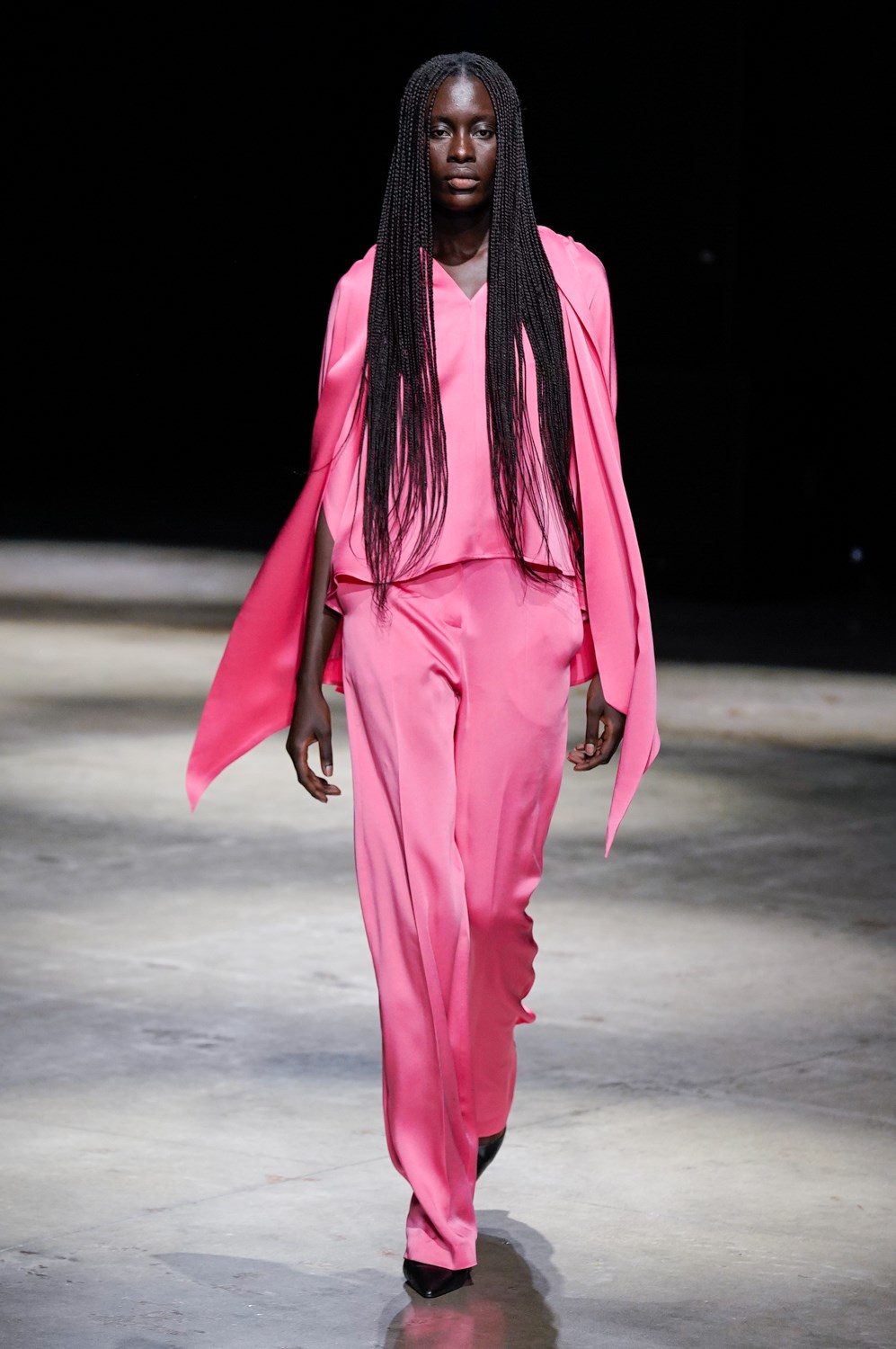 Hot Pink Fall 2022 Fashion Trend | The Impression