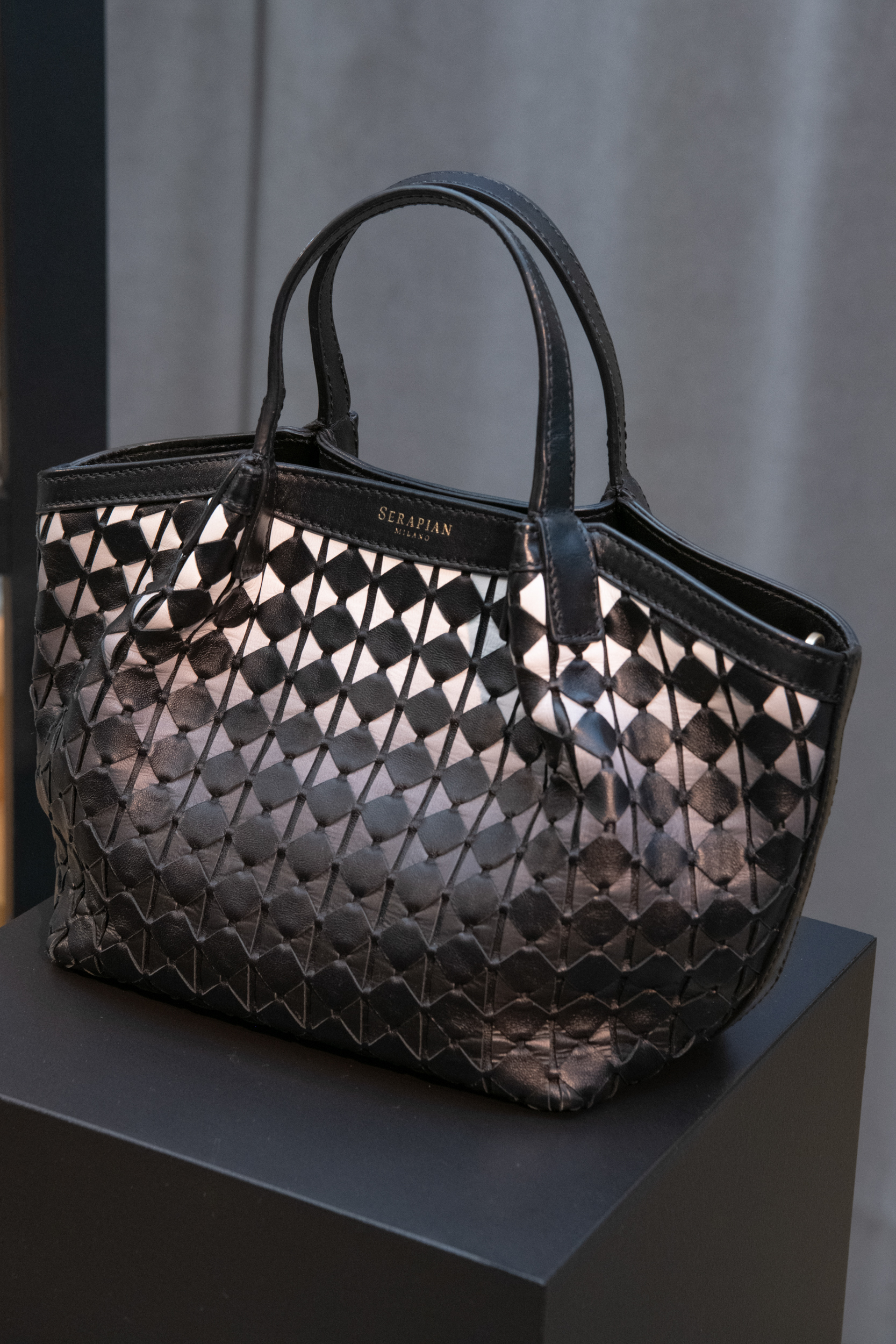 Serapian Spring 2023 Fashion Show | The Impression