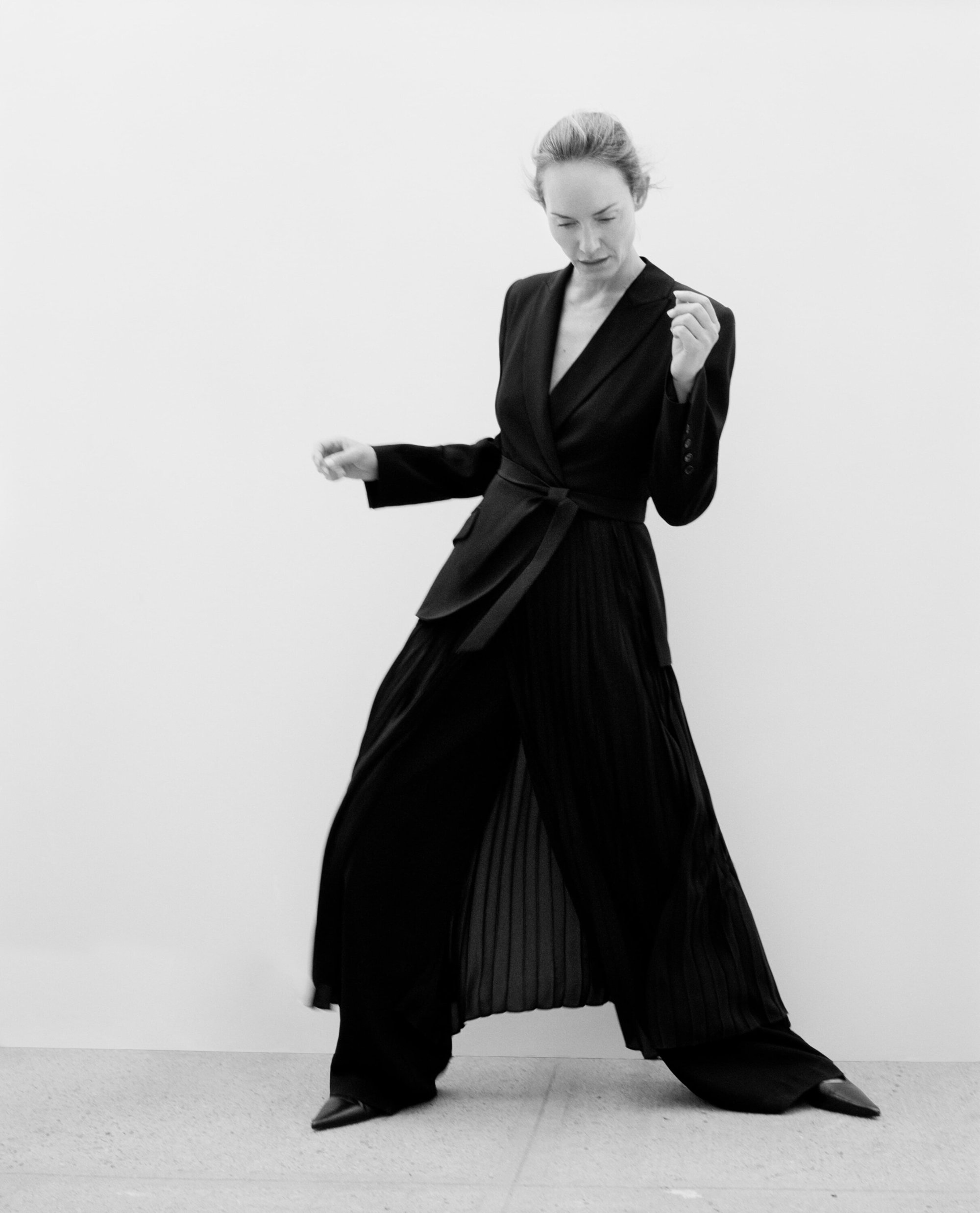 Simkhai pre-Fall 2023 Ad Campaign Review | The Impression