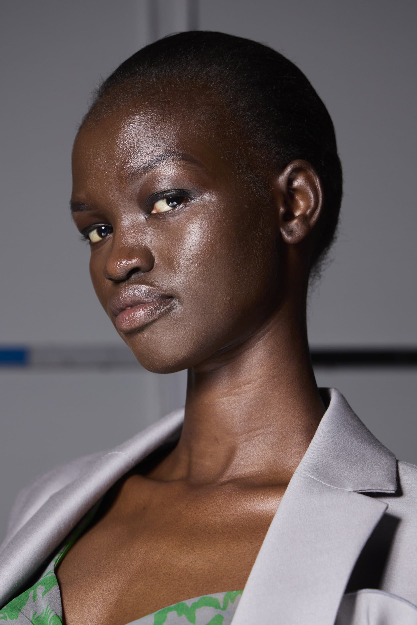 Juzui Fall 2024 Fashion Show Backstage | The Impression