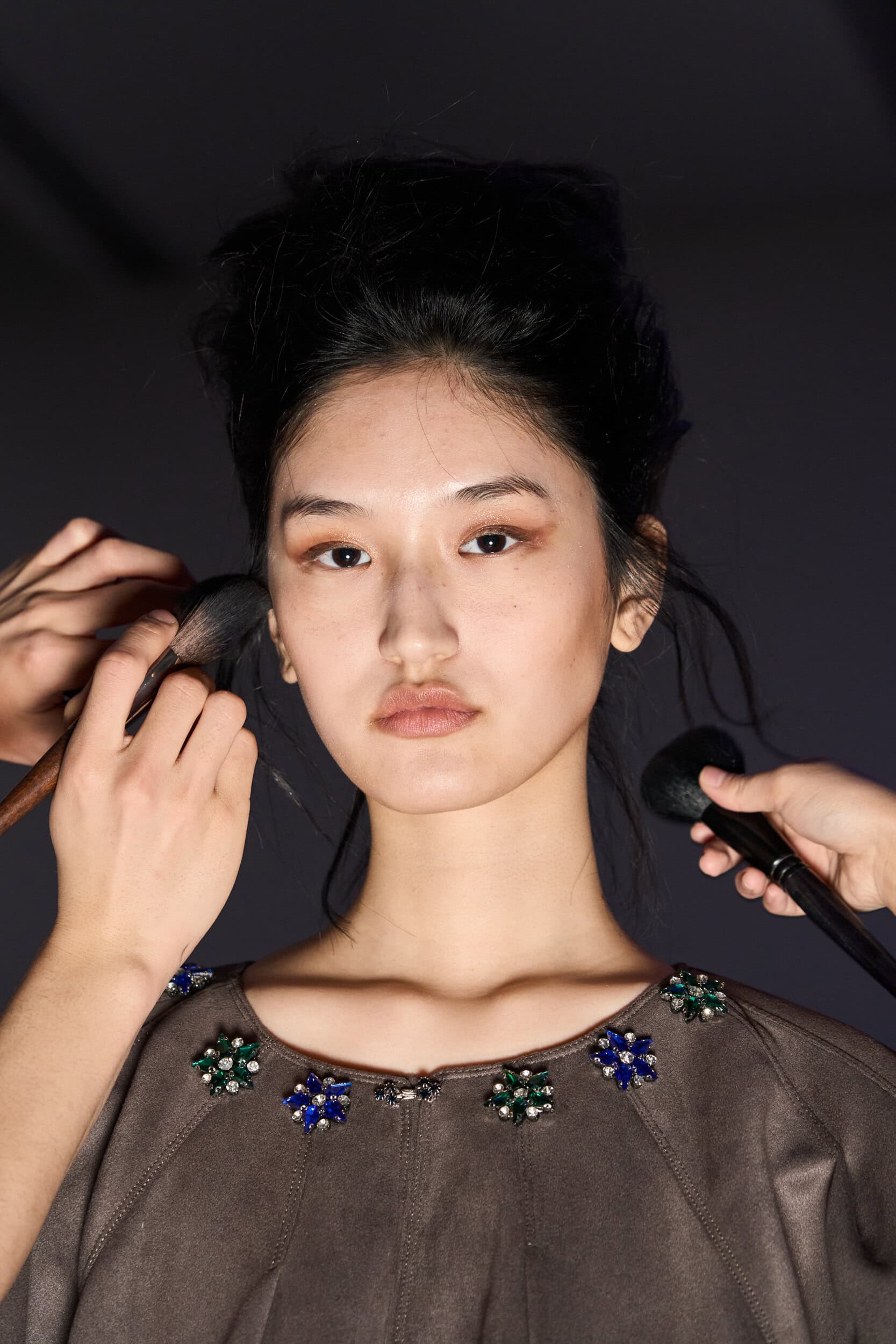 Juzui Fall 2025 Fashion Show Backstage | The Impression